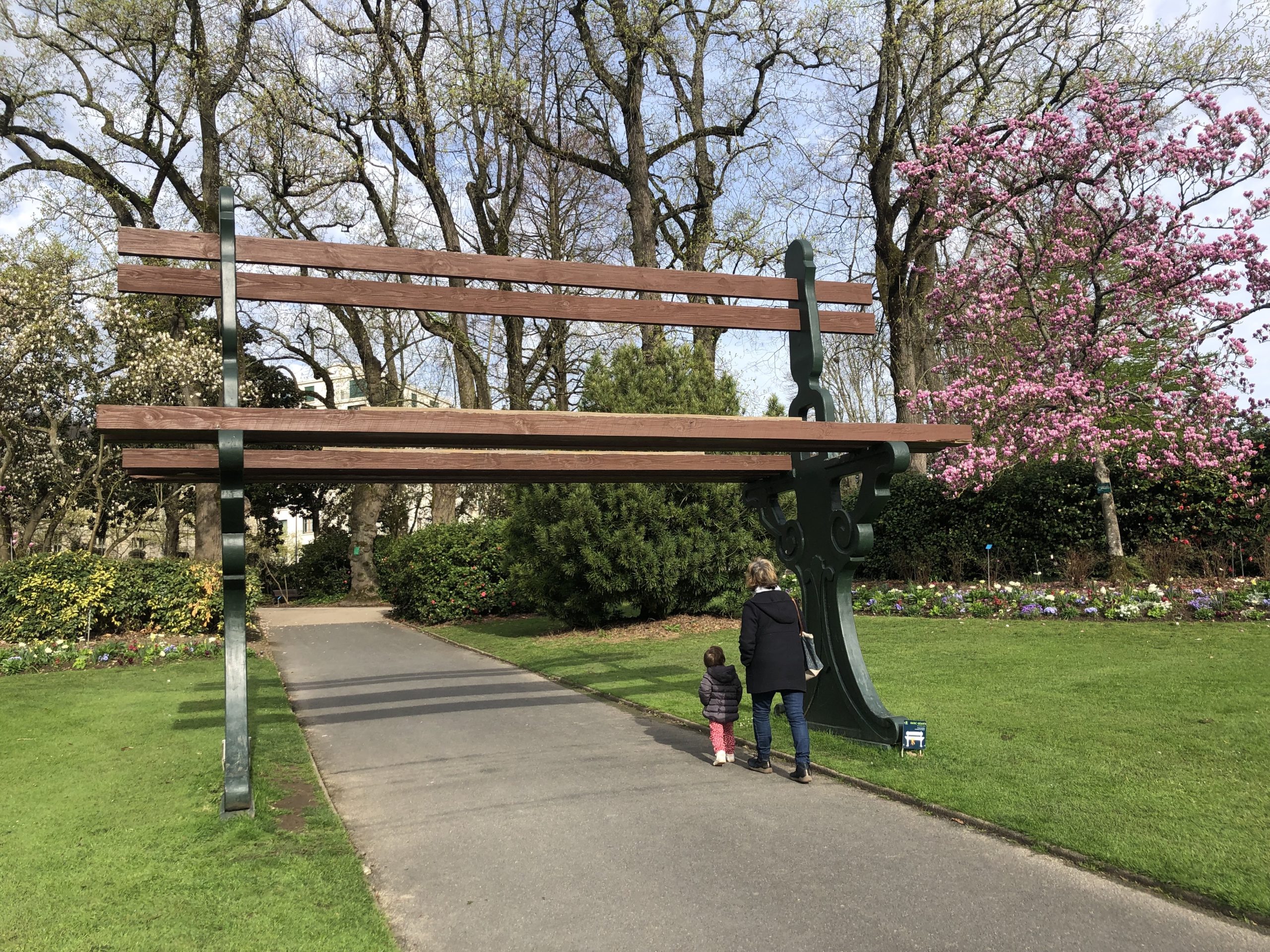 Le banc public géant de Nantes a 10 ans - ibicity