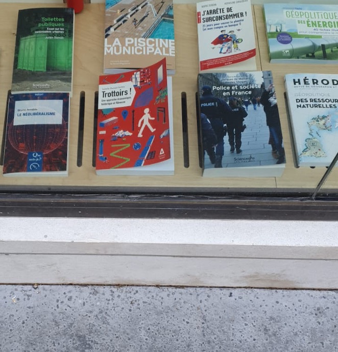 Le livre qui vous fera changer de regard sur les trottoirs (L'Express ...